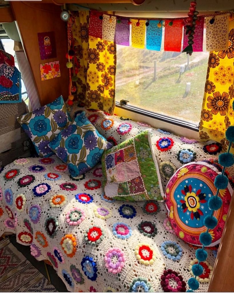 Inspiring Hippie Bohemian Furniture Ideas and Designs | Hippie Boho Style
